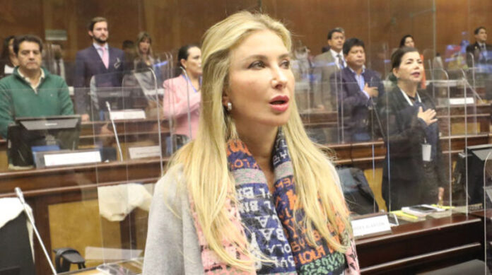 Asambleísta Diab se pronuncia por incidente con periodista en comisión ...