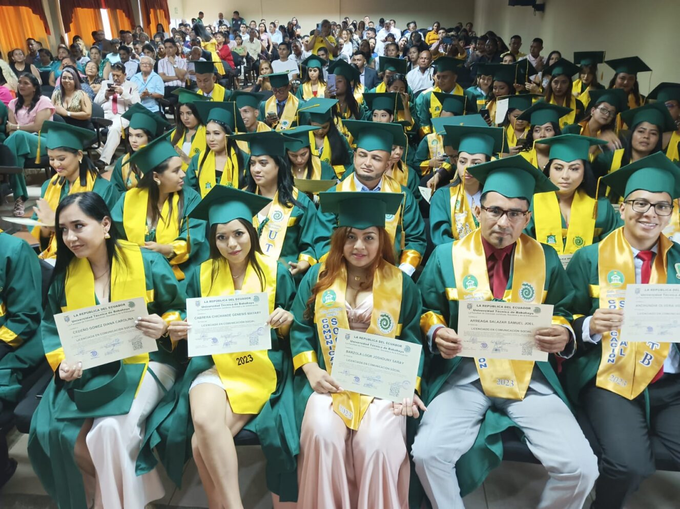 UTB Quevedo: ¡Que vivan los graduados! - ALDIA | Noticias de Los Ríos ...