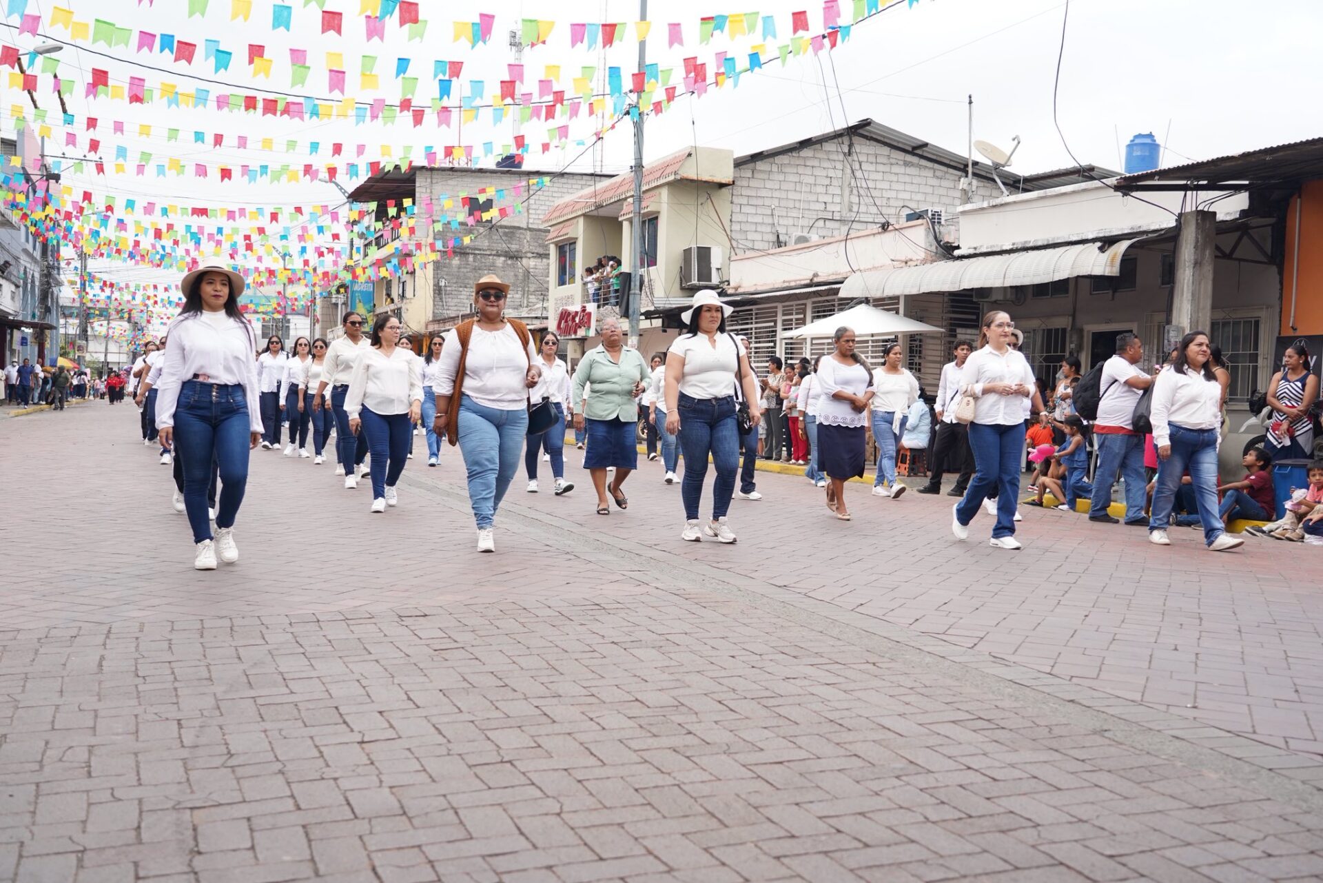 Baba celebra 201 años de cantonización con desfile cultural y ...