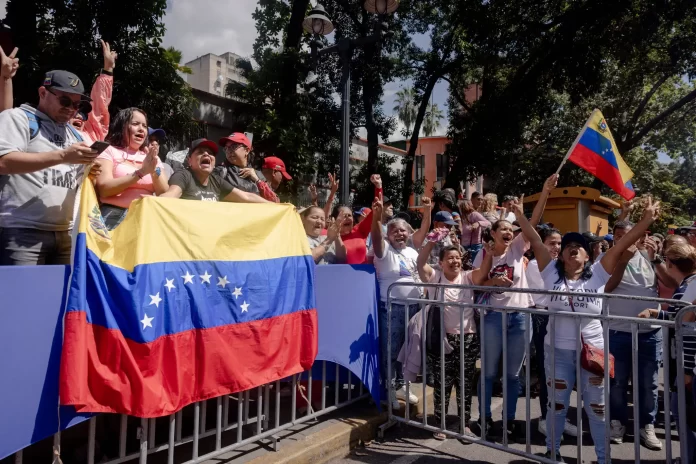 Celebrar la caída de Maduro es un delito en Venezuela. Conoce qué está ...